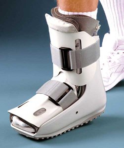 Aircast SP-Walker. Size: Small; Men's Shoe Size: 4-7, Women's Shoe Size ...