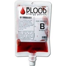 Amazon.com : Fruit Punch Liquid Candy Blood Bags 1CT : Energy Drinks ...