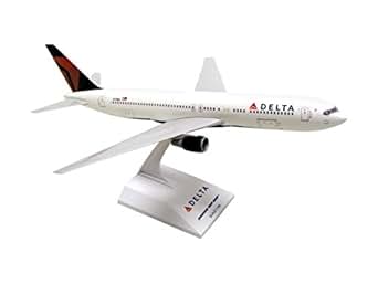 Amazon.com: Daron Skymarks Delta 767-300 Aircraft 2007 Livery (1/150 ...
