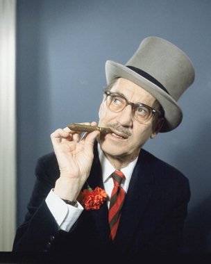 Groucho Marx biography - You Bet Your Life - Famous Clowns