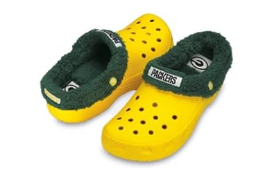 Amazon.com: Crocs NFL Mammoth Packers Kids - Green/Yellow Kids 8/9 ...