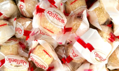 Ferrero Raffaello Gift Box Contains 45 pieces - Gourmet Gifts | gifts ...
