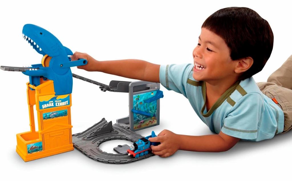 Fisher Price Thomas The Train: Take -n - Play Shark Exhibit : Amazon.in ...