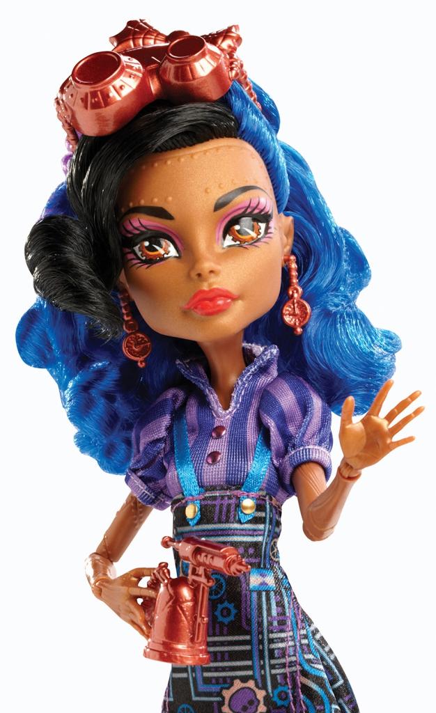 Amazon.com: Monster High Art Class Robecca Steam Doll: Toys & Games
