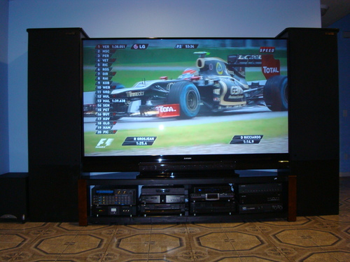 Amazon.com: Mitsubishi WD-92840 92-Inch 1080p 3D Projection TV (2011 ...