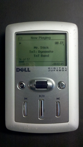 Amazon.com : Dell Digital Jukebox - Digital player - HDD 15 GB - WMA ...
