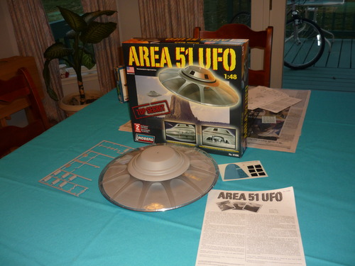 Amazon.com: Lindberg Area 51 Ufo Replica Model Kit: Toys & Games