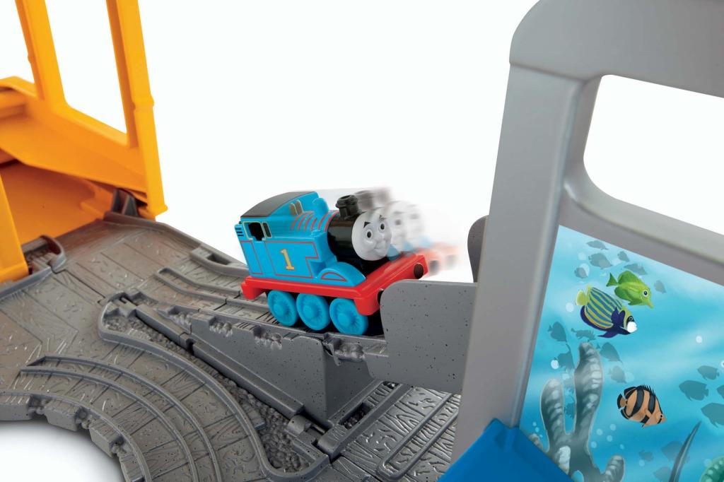 Fisher Price Thomas The Train: Take -n - Play Shark Exhibit : Amazon.in ...