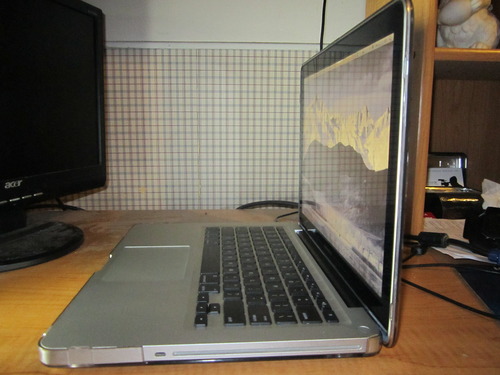 Amazon.com : Apple MacBook Pro MD311LL/A 17-Inch Laptop : Notebook ...