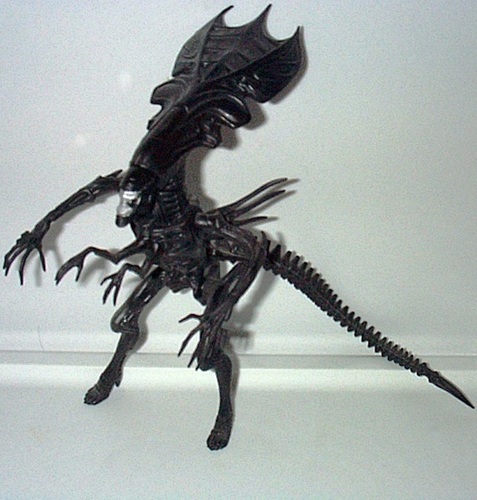 Amazon.com: Aliens Queen Hive Playset By Kenner: Toys & Games