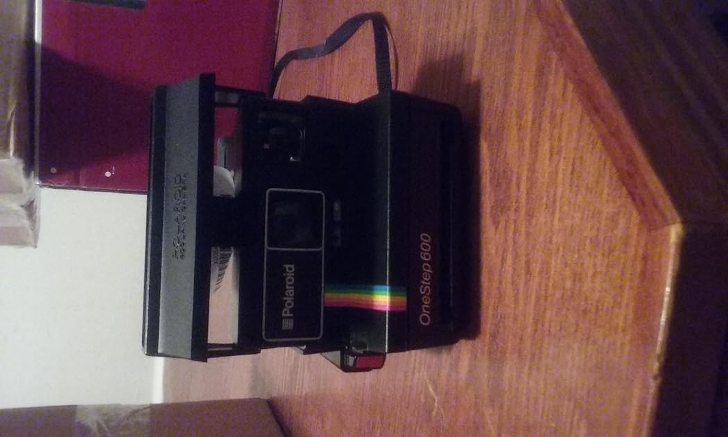 Polaroid One Step Flash 600 Instant Camera | 0074100142052 - Buy new ...